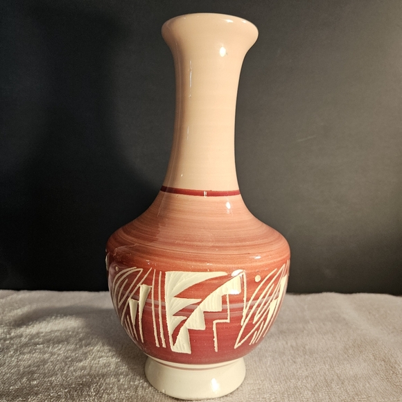 Begay Kanillo | Accents | Vintage Mesa Verde Etched Pastel Pottery Vase Signed Native American ...